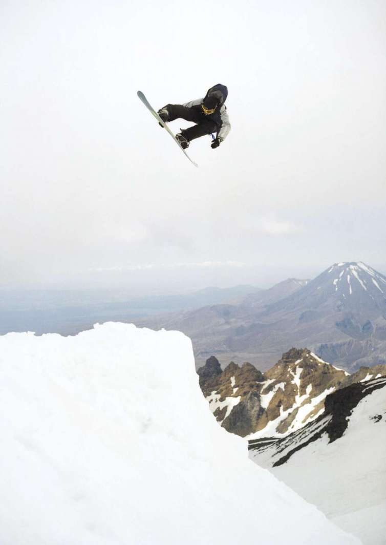 Ross Lind-Mitchell - Manual Magazine