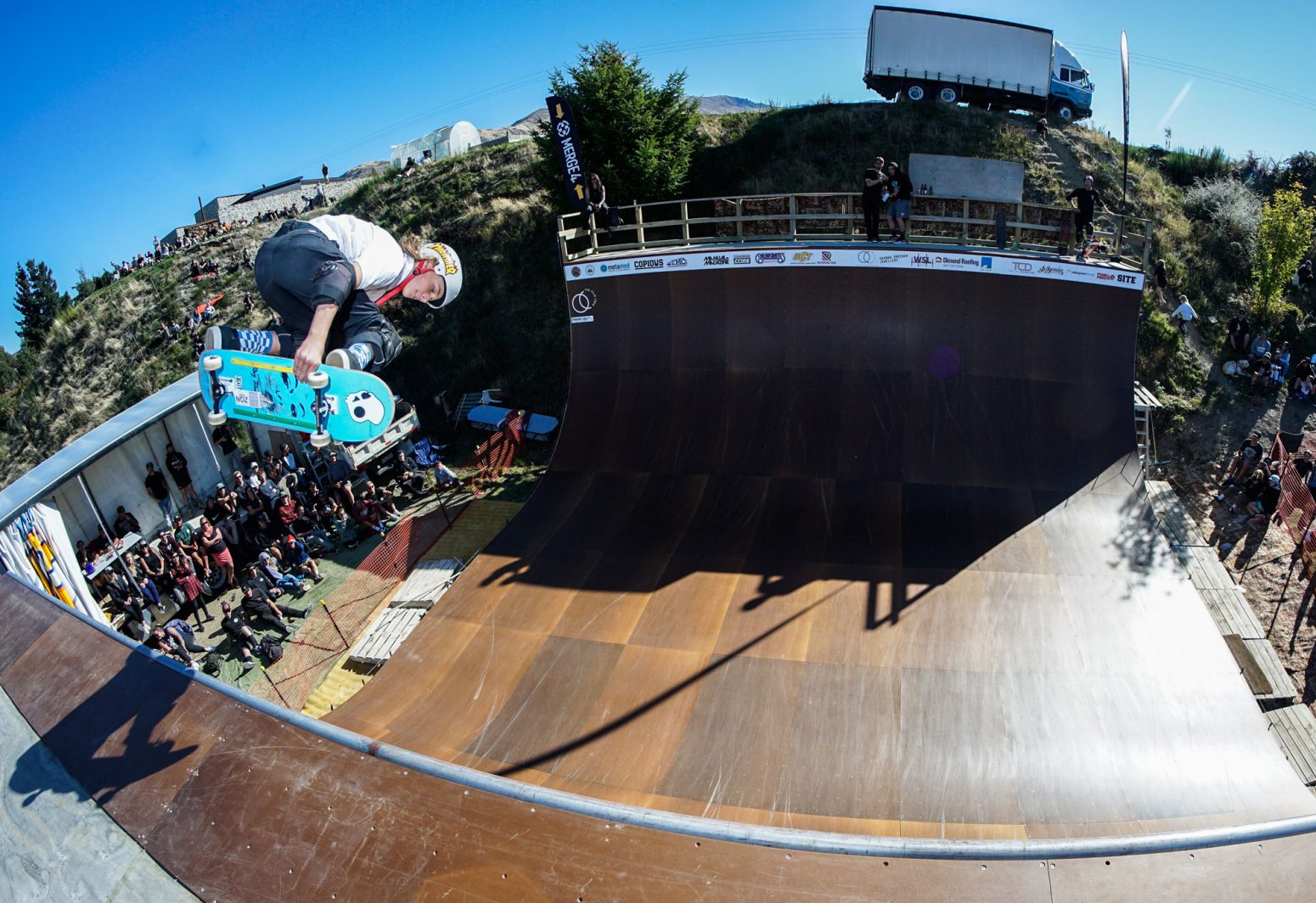 Niwa Shewry, backside air. - Manual Magazine