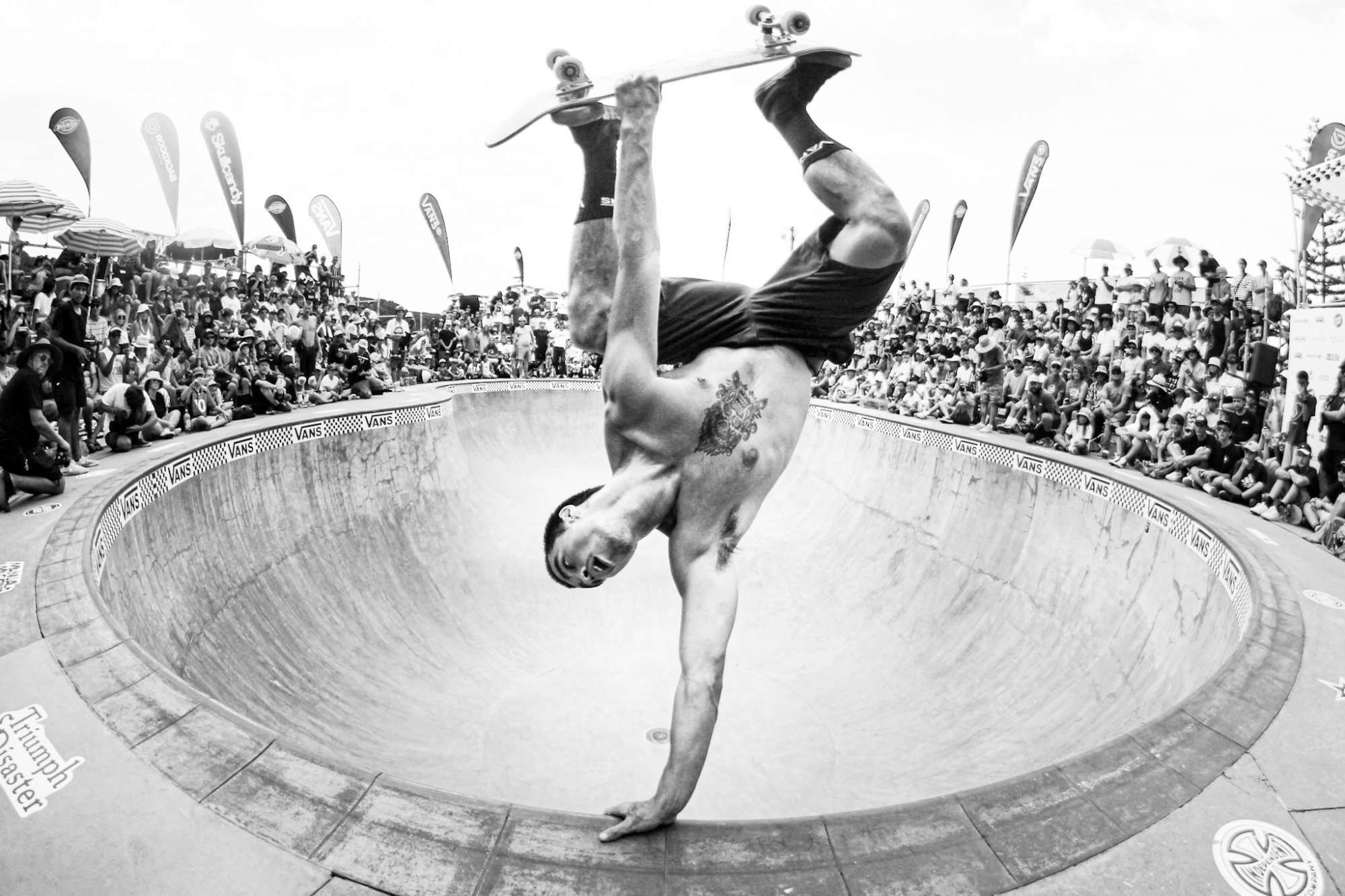 Nixen Osborne, Invert. Photo by Alice Cassidy. - Manual Magazine